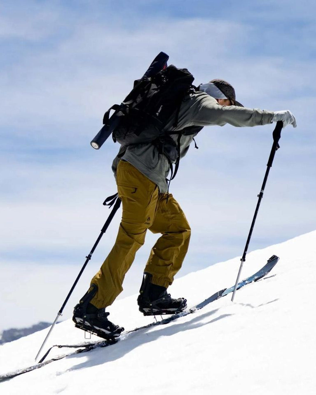 splitboarding_blog_f23c9851-193d-42ac-b95d-7ff80c939900.jpg?v=1743259021